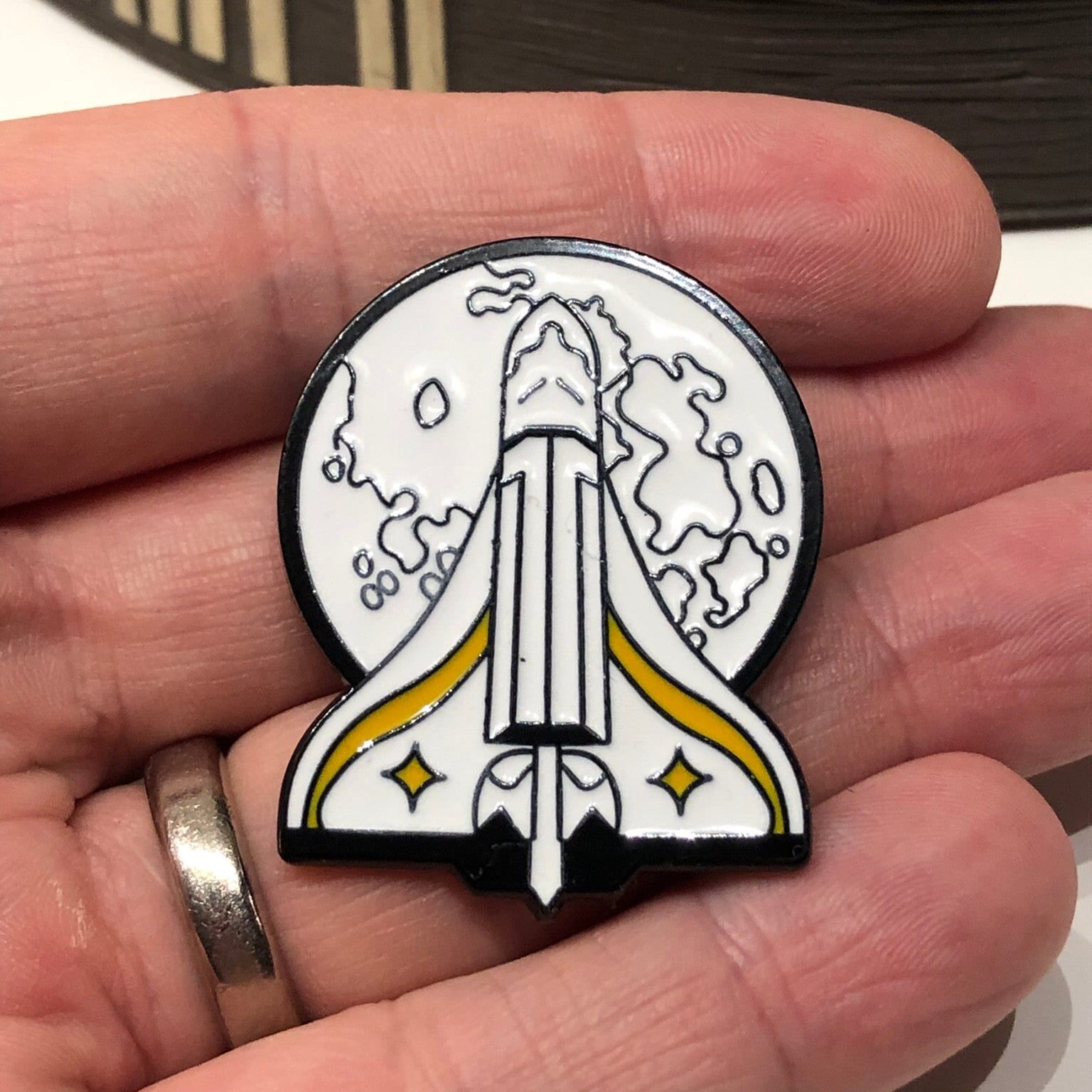 The Last of Us Enamel Pin Ellie Rocket and Backpack, Hard Enamel Badge ...