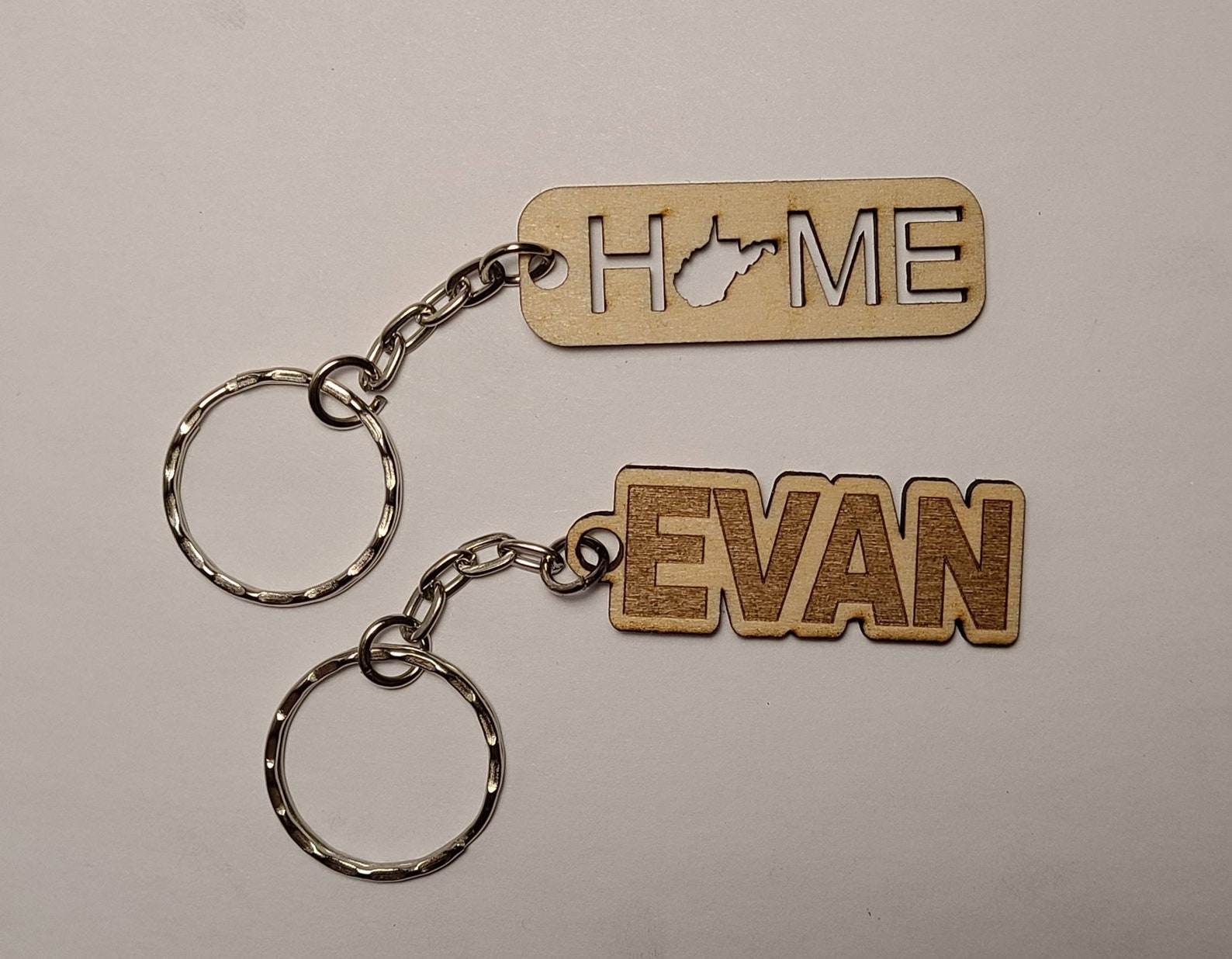 Porte-clés en bois gravés et découpés au laser sur mesure - Etsy France