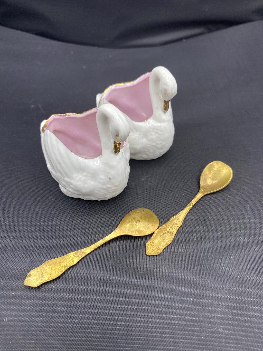 Swan-shaped Salt and Pepper Shakers. Swan-signet Porcelain Salts ...