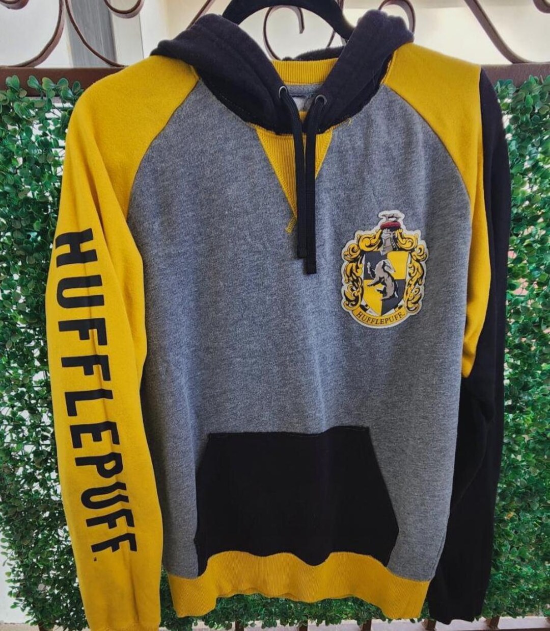 Hogwarts Hufflepuff Wizard Magic House Sweater Hoodie M - Etsy