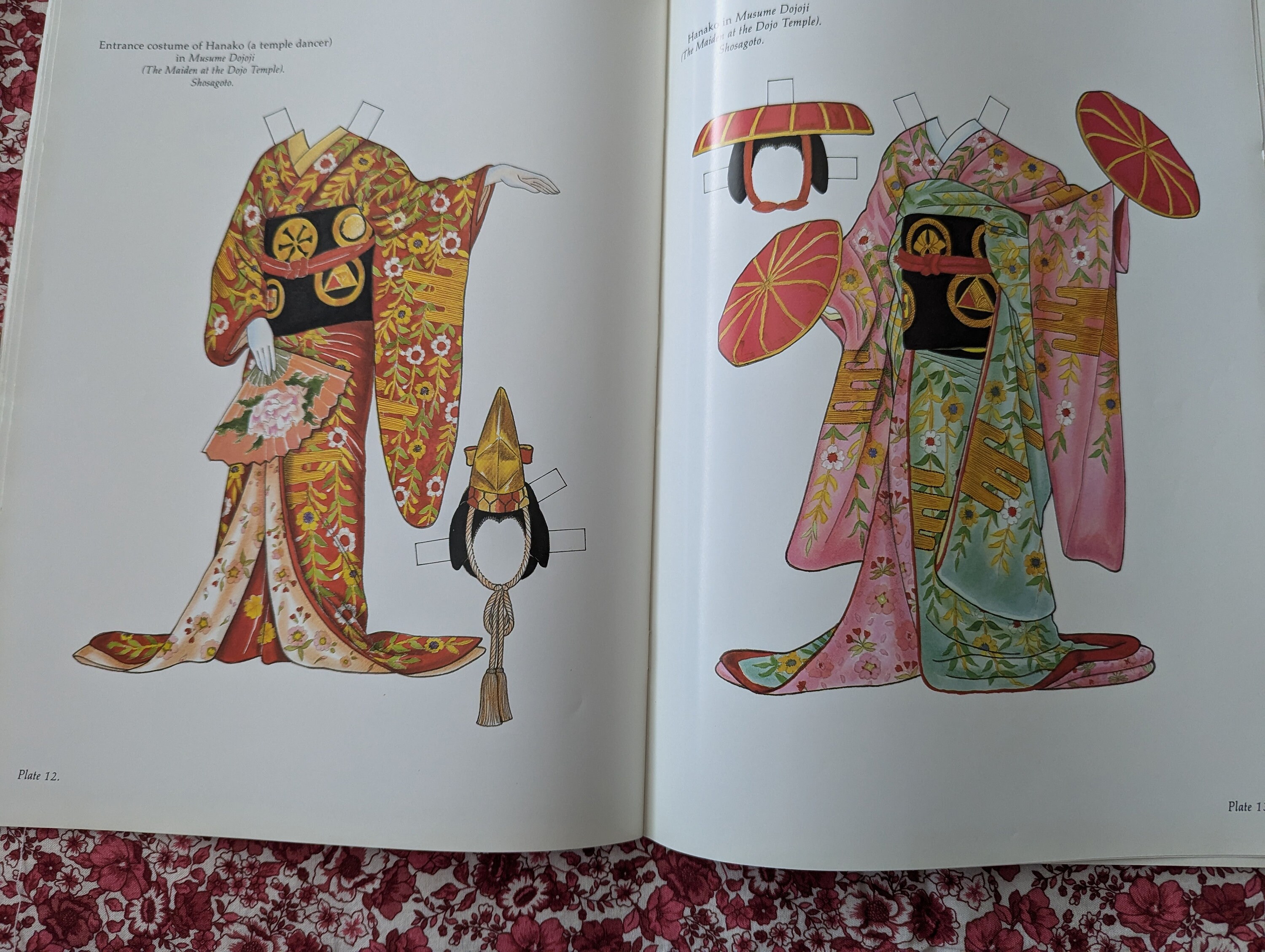 Japanese Kabuki Costumes Paper Dolls in Full Color/ Ming-ju Sun Paper ...