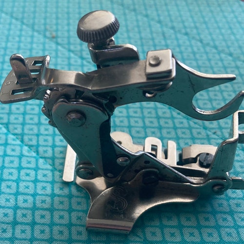 Singer Sewing Machine Low Shank Zipper Foot 15 27 28 66 99 201 - Etsy