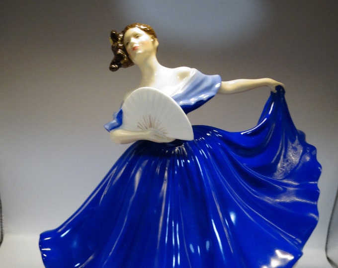 Royal Doulton Figurines Pretty Ladies Figurine Elaine HN 2791 Rare - Etsy