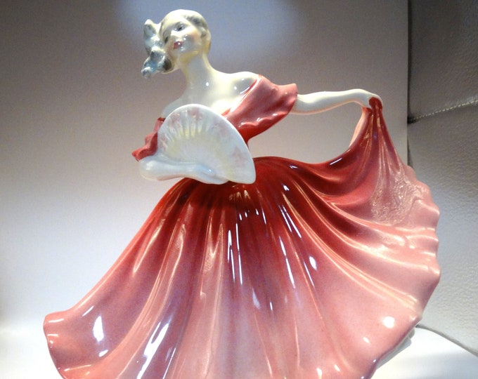 Royal Doulton Figurines Pretty Ladies Figurine Elaine HN 3307 Rare - Etsy