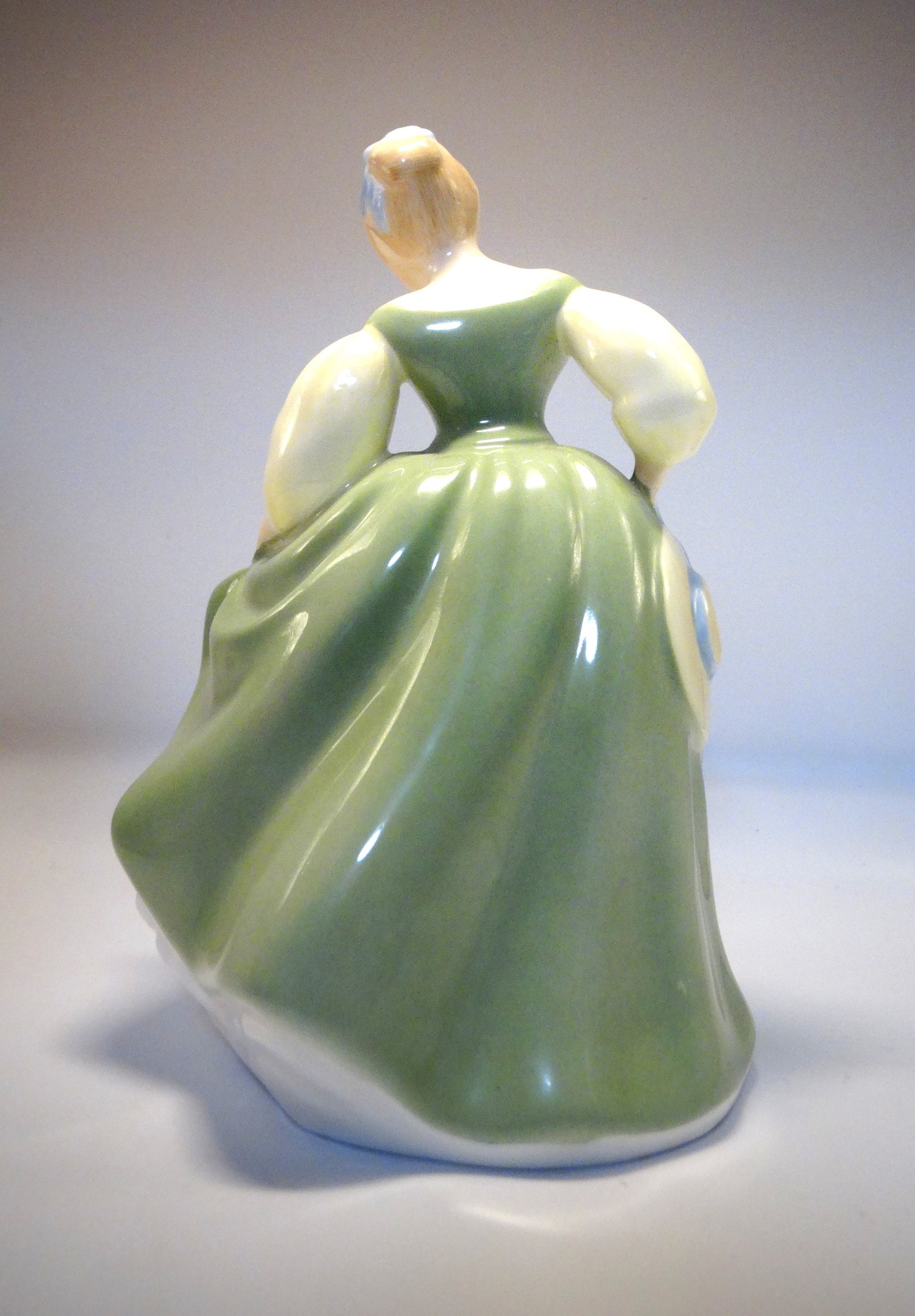 Vintage Royal Doulton Figurine Fair Maiden HN2211 Figurine - Etsy