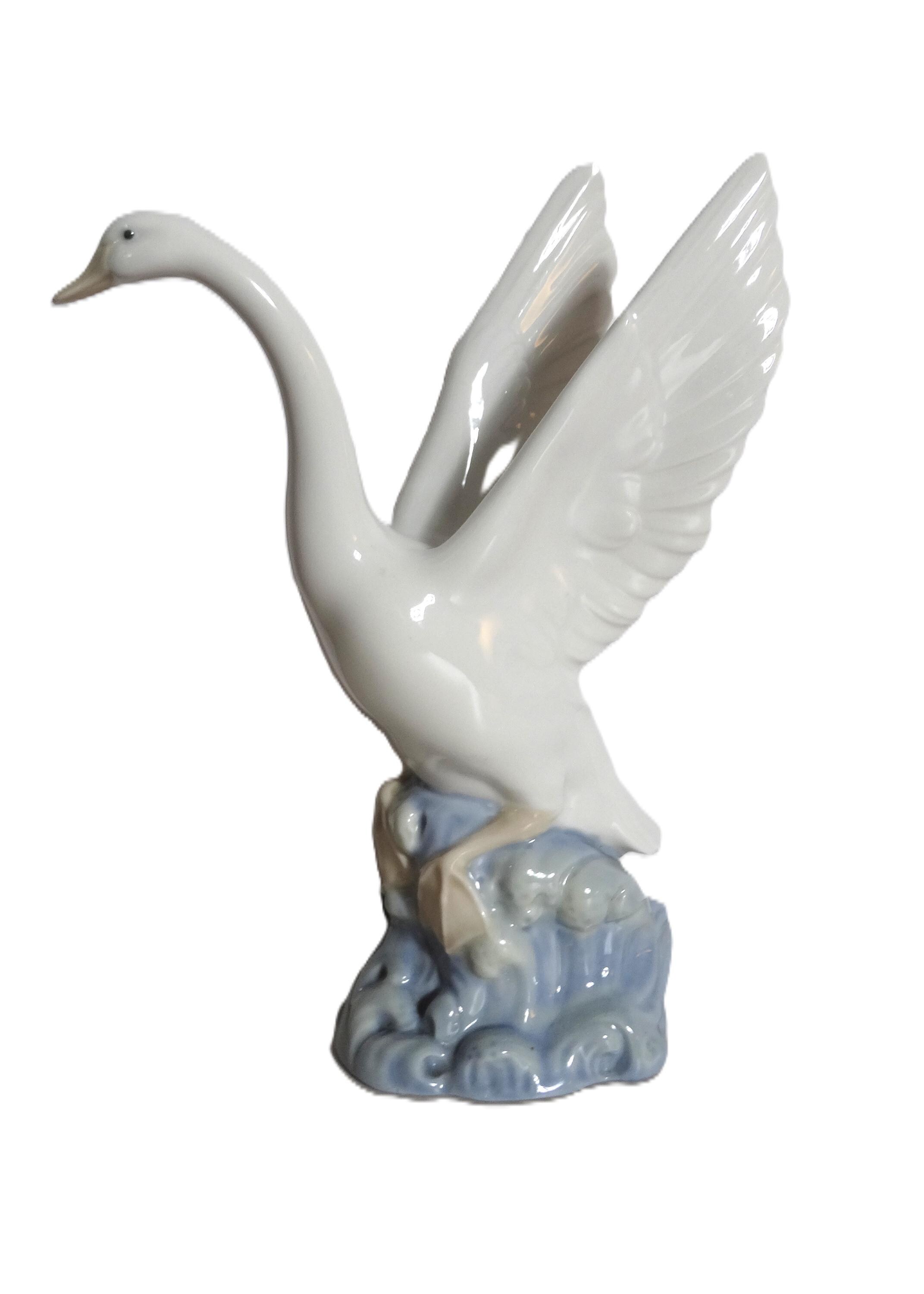 Vintage Nao Swan Ready to Fly Antonio Ruiz Figurine Glazed Porcelain ...