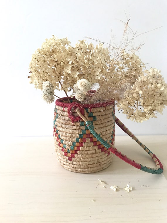 Small colored wicker pot with cove | Etsy