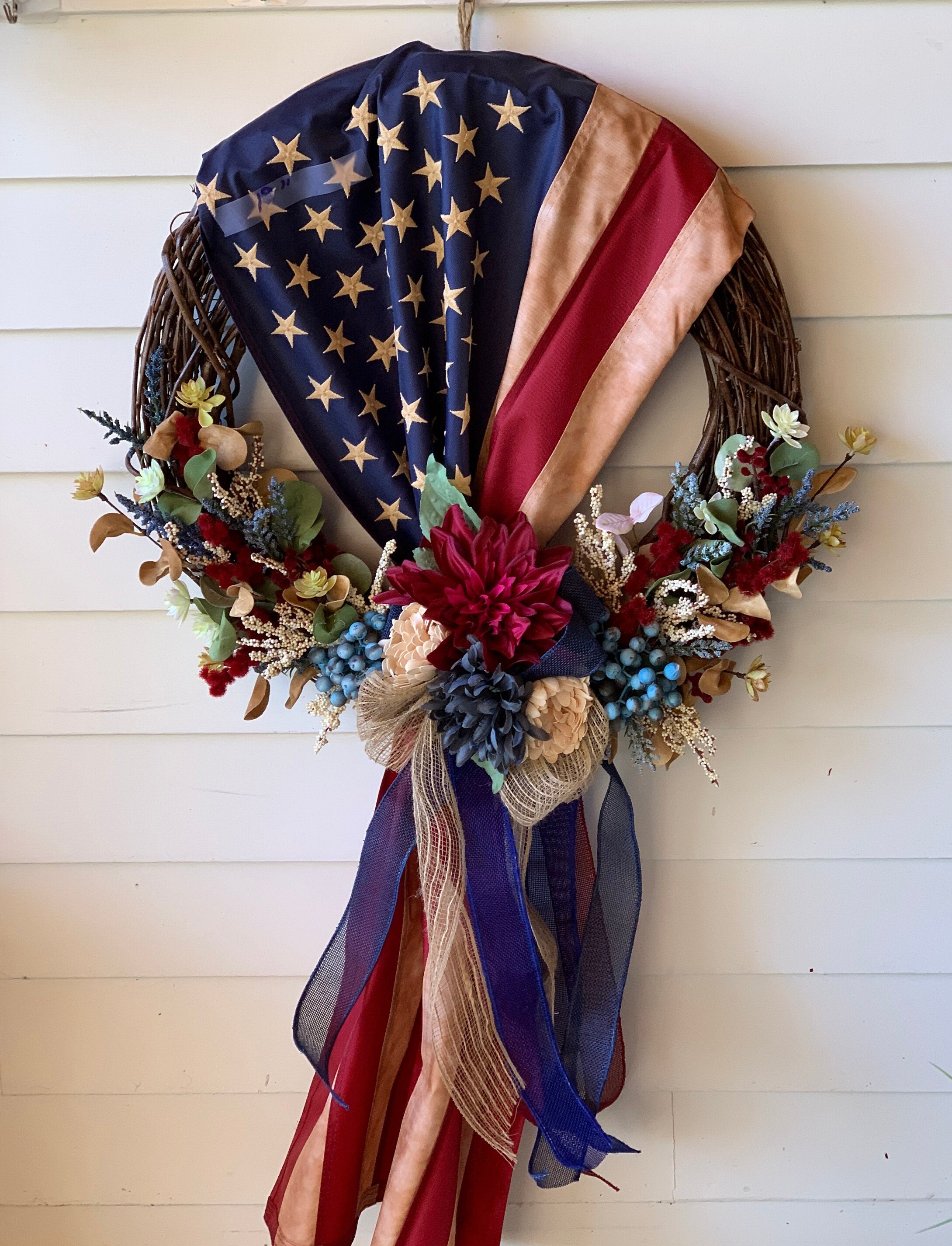VINTAGE PATRIOTIC GRAPEVINE Flag Wreath 22” - Etsy