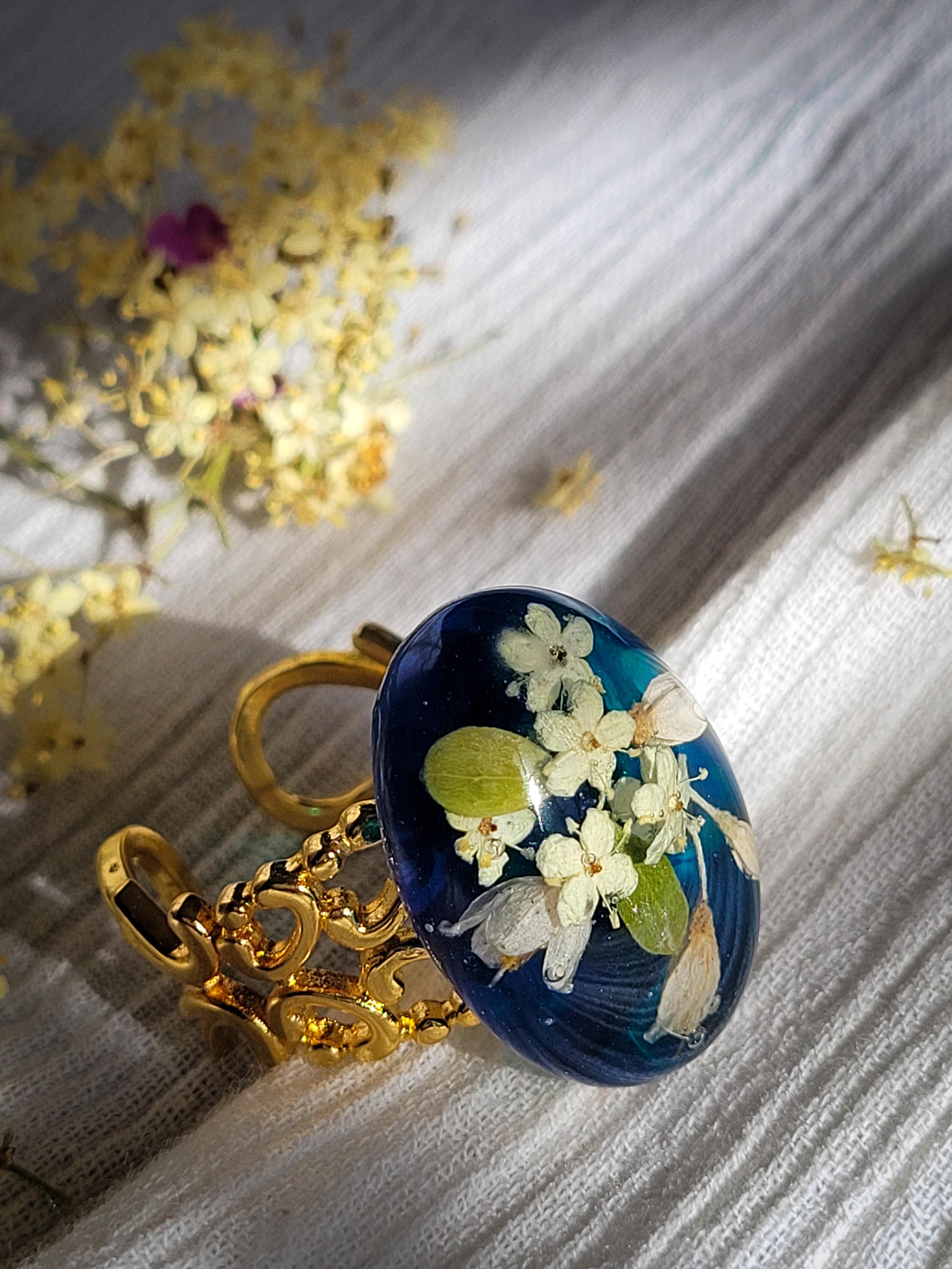 Pressed Flower Cottagecore Ring | Real Flower Resin Gold Statement Ring ...