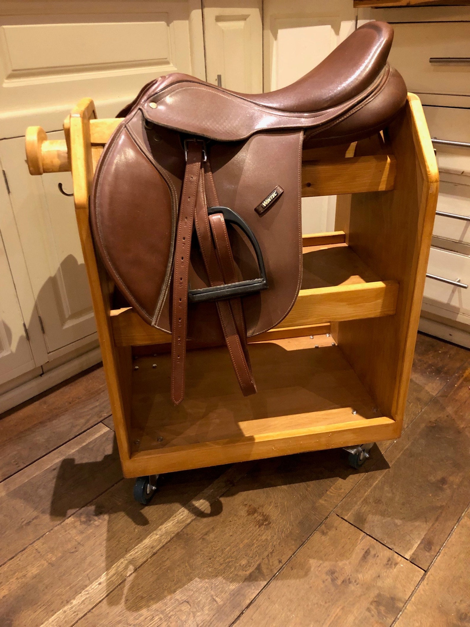 Rustic Handmade Tack Buddy saddle/bridle rack on wheels tack - Etsy 日本