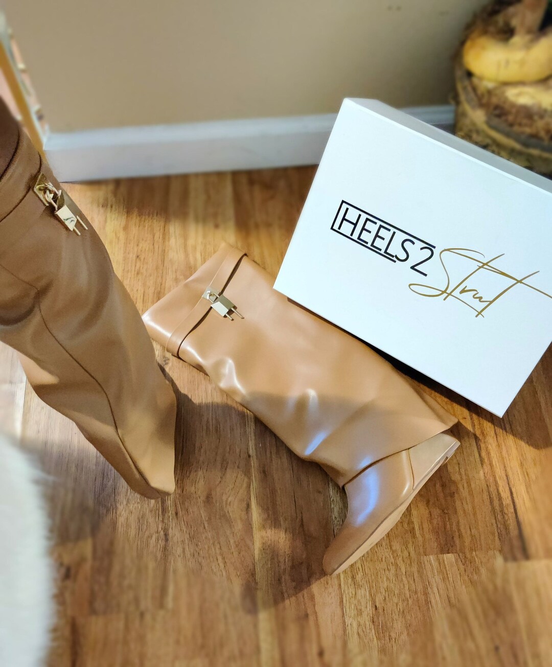Mutto Key Lock Boots - Etsy