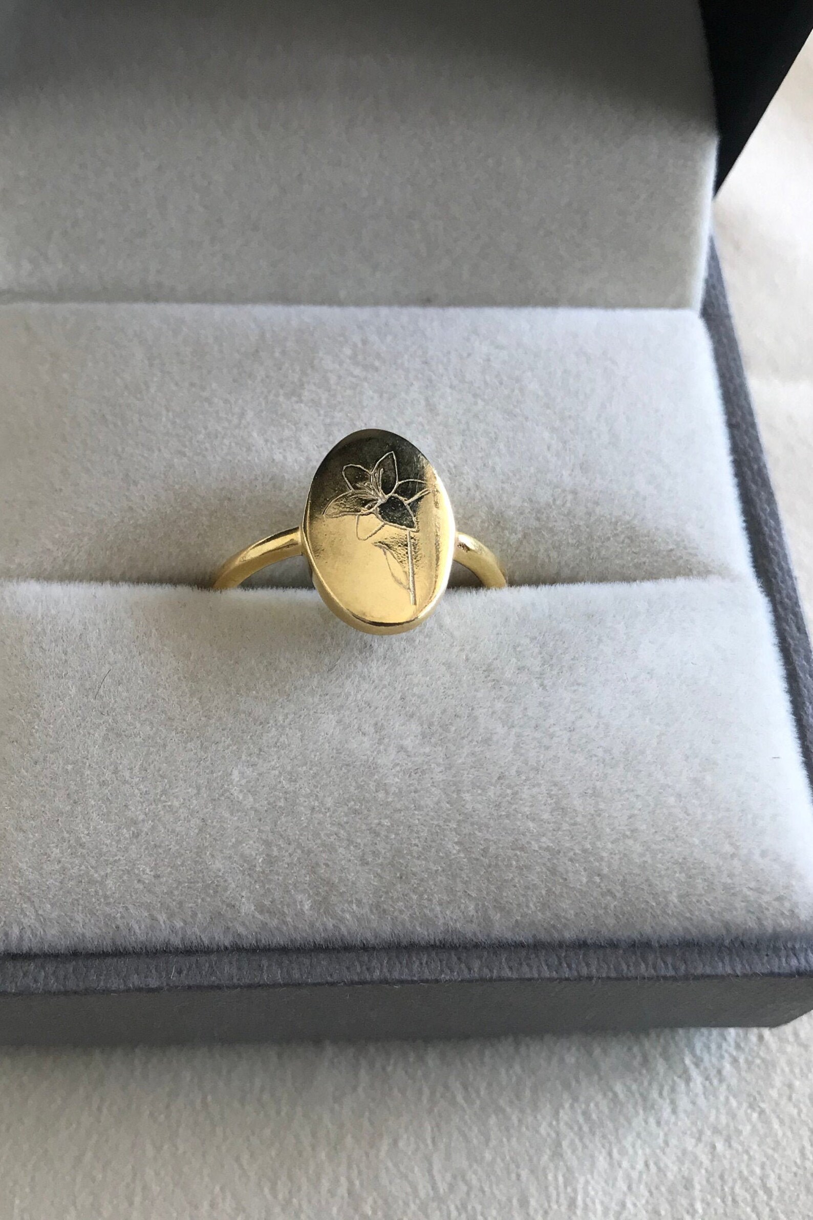 Birth Flower Ring Oval Signet Ring Floral Signet Ring - Etsy