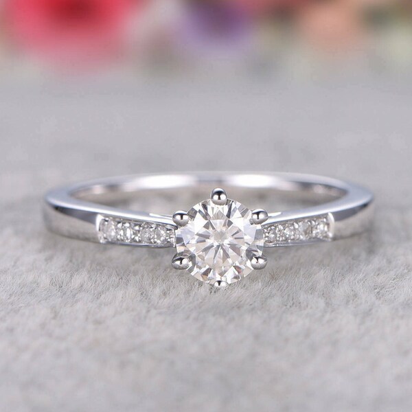 Simple Engagement Ring - Etsy