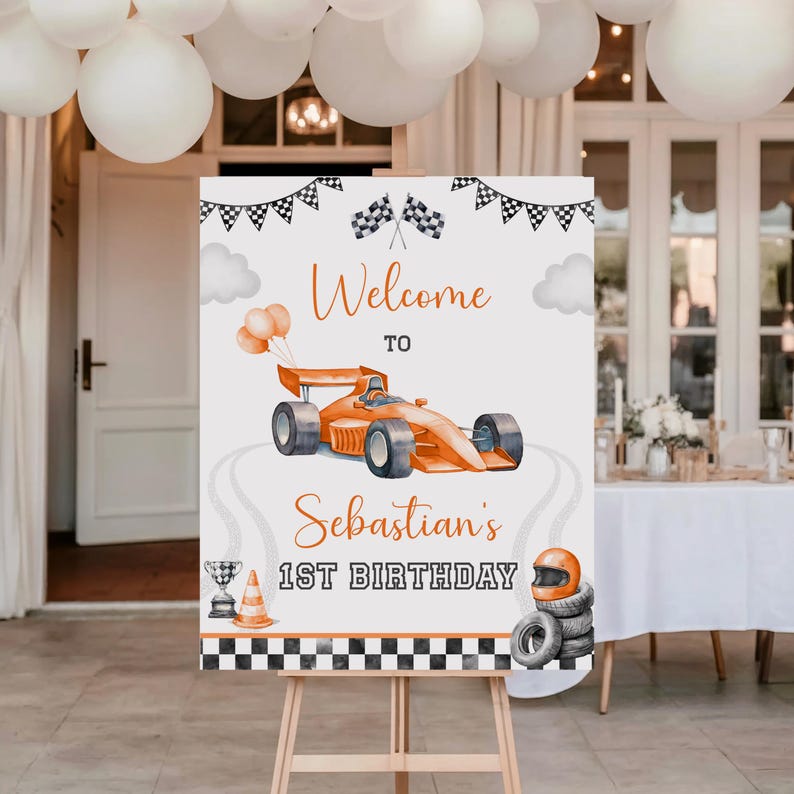 Plantilla de bienvenida de cumpleaños con coche de carreras naranja ...