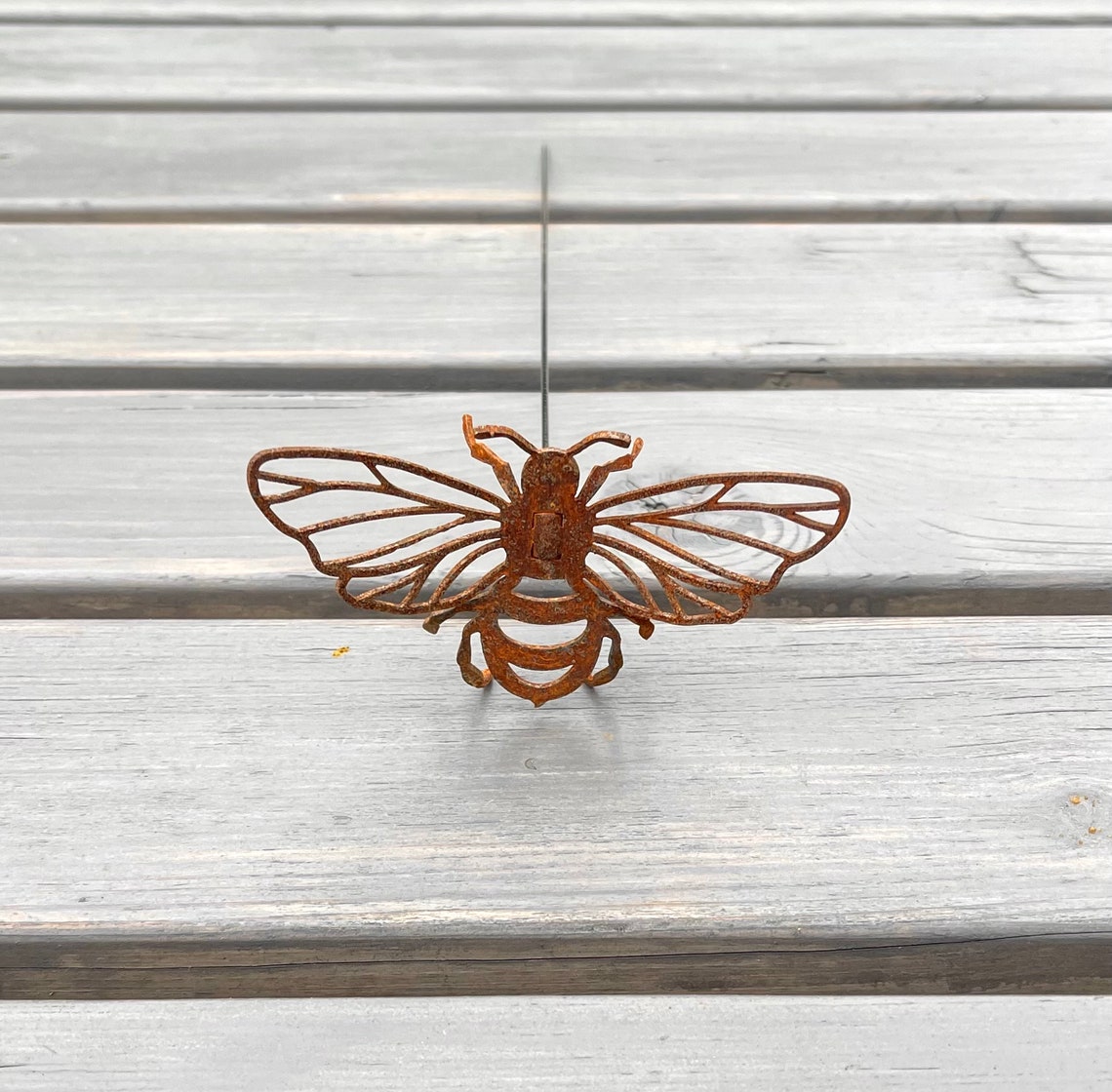 Cute Bee Yard Sculpture Rusty Metal Art for Garden Decor - Etsy