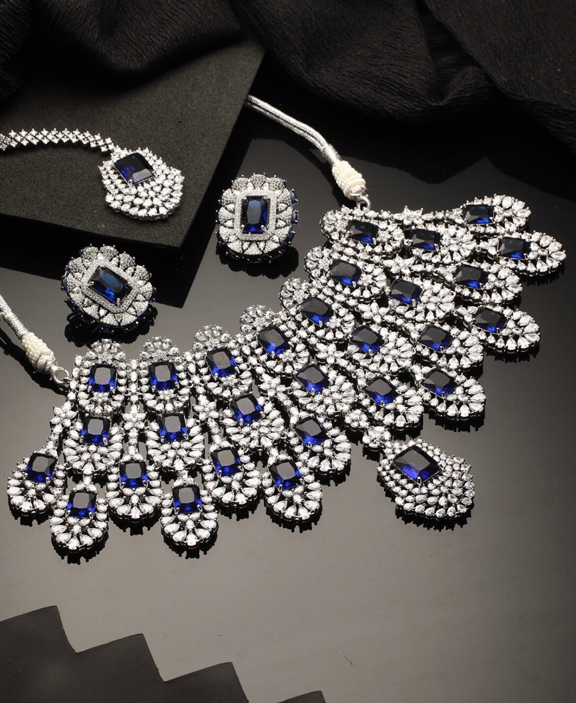 Kiara Advani Bridal Necklace Emerald Diamond Jewelry Set Blue Stone ...