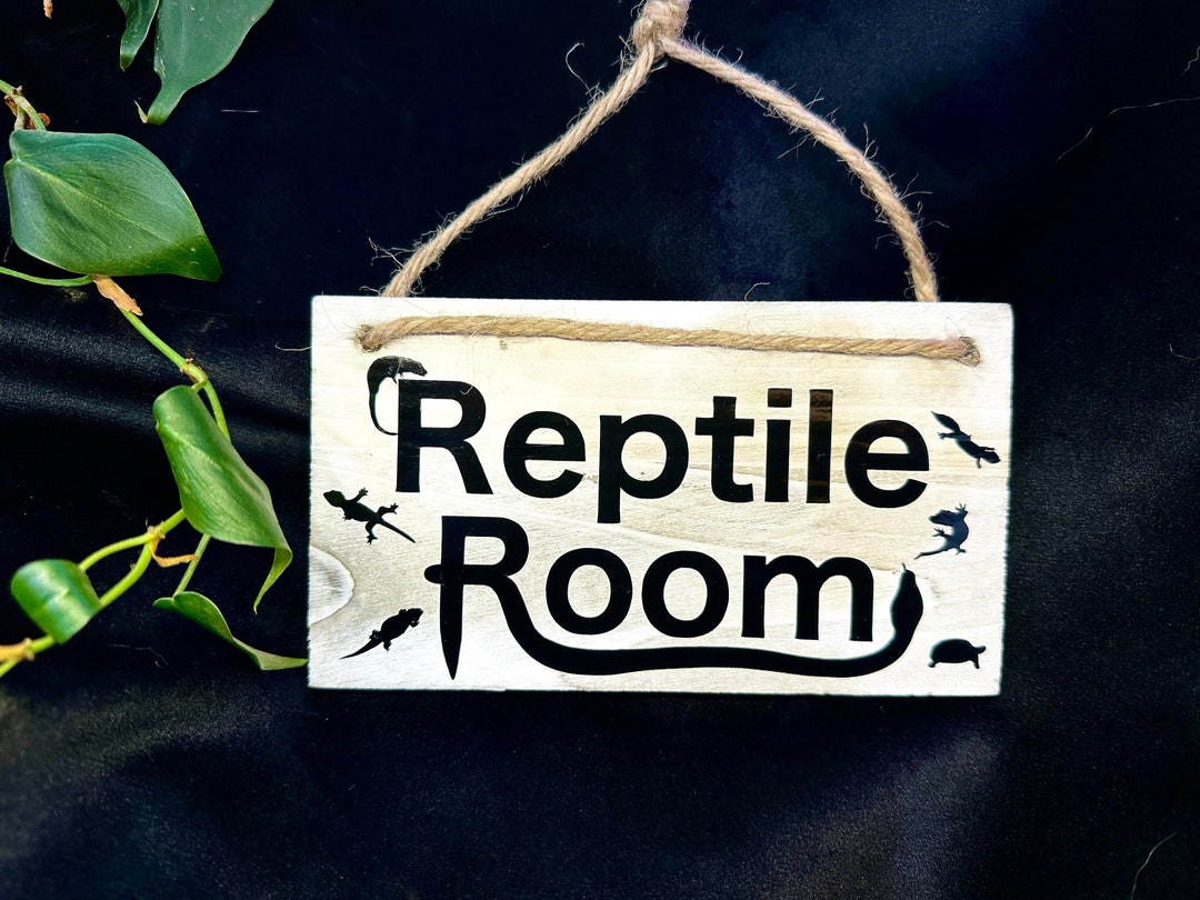 Small Reptile Room Sign Hanging Wooden Pet Room Sign - Etsy
