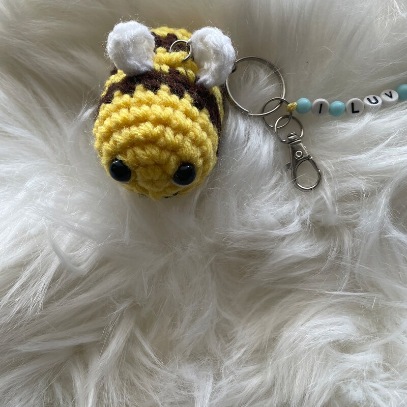 Bee Key Chain - Etsy