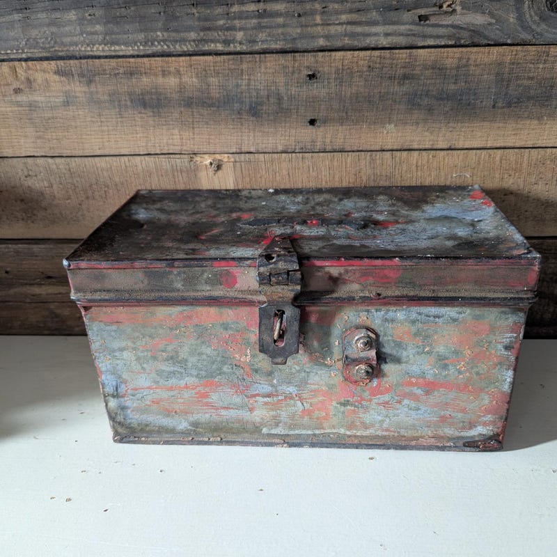 Vintage Chippy Red Box - Etsy