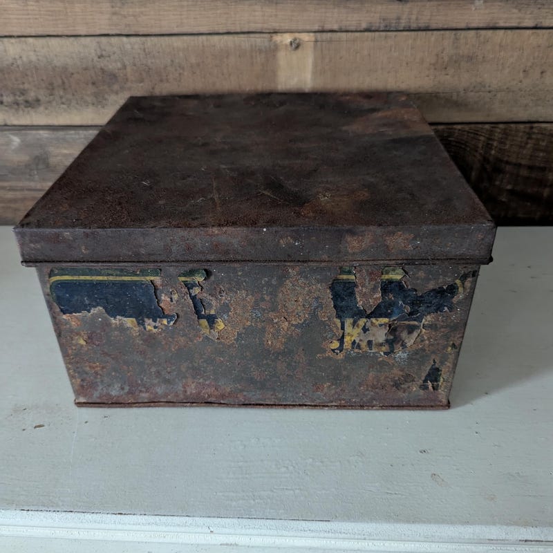 Rusty Box - Etsy