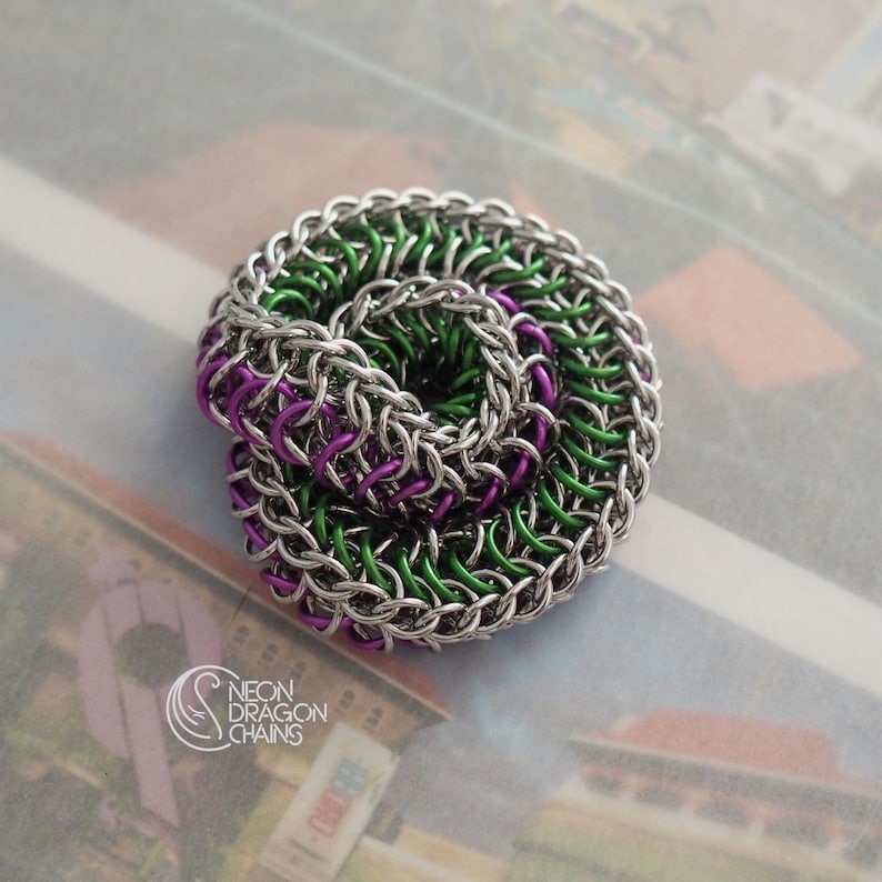 Chainmaille Mobius Fidget Spinner / Green Purple Fidget Toy - Etsy