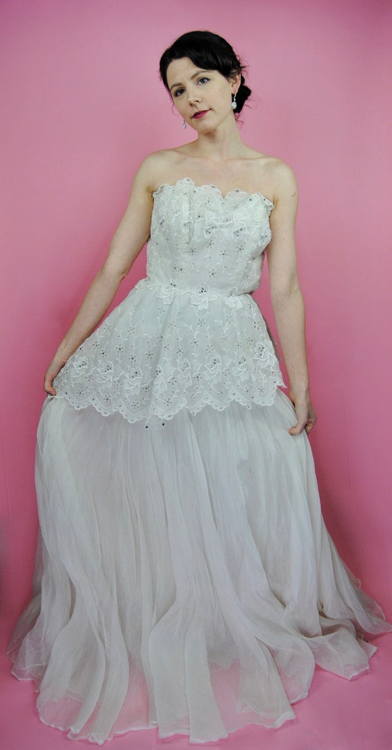 Unique Vintage 1940s Cream Eyelet Lace and Rhinestone… - Gem