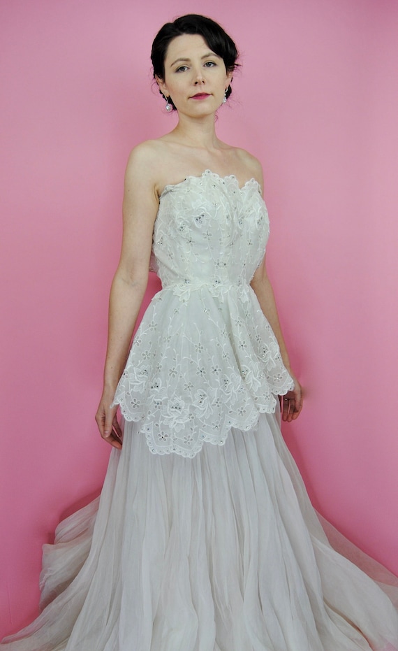 Unique Vintage 1940s Cream Eyelet Lace and Rhinestone… - Gem