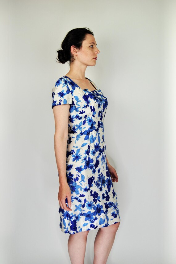 1960s Vintage Helga Off White and Blue Silky Floral S… - Gem