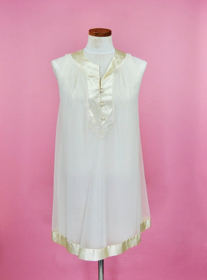 1960s Vintage Pale Almond Yellow Gossard Short Peignoir Nightgown ...