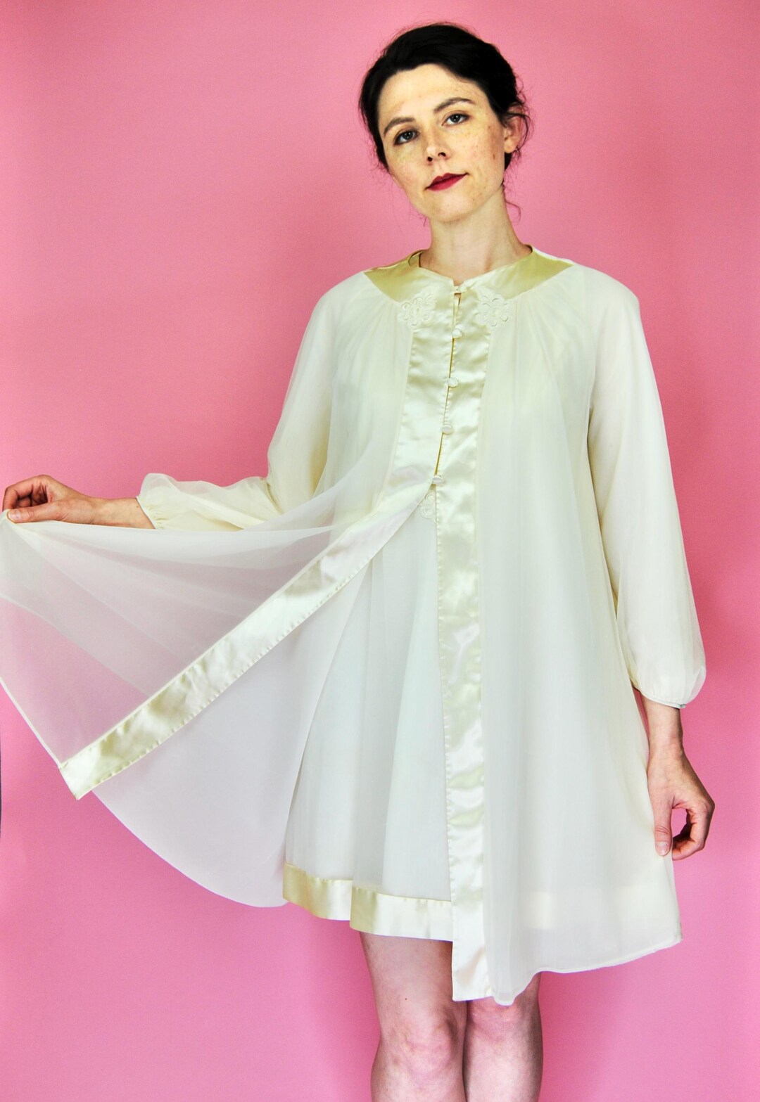 1960s Vintage Pale Almond Yellow Gossard Short Peignoir Nightgown ...