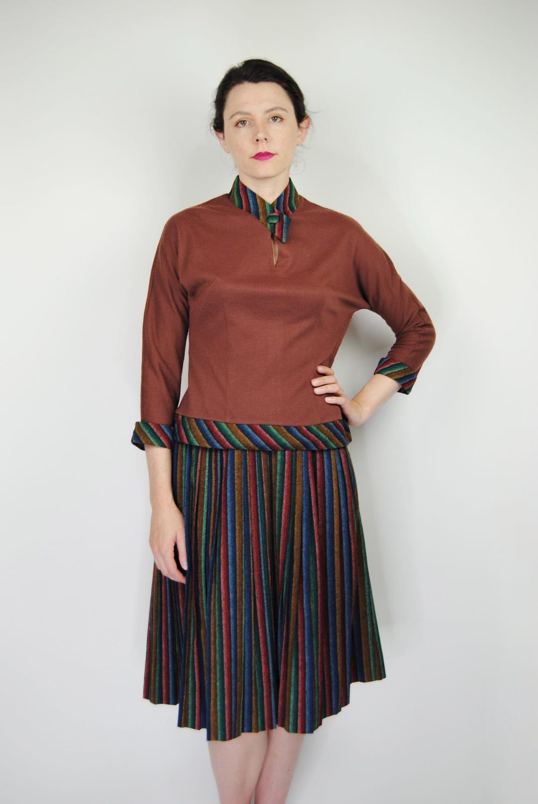 1950s Vintage Alex Coleman Brown Dolman Sleeve Top With Multi- Colored ...