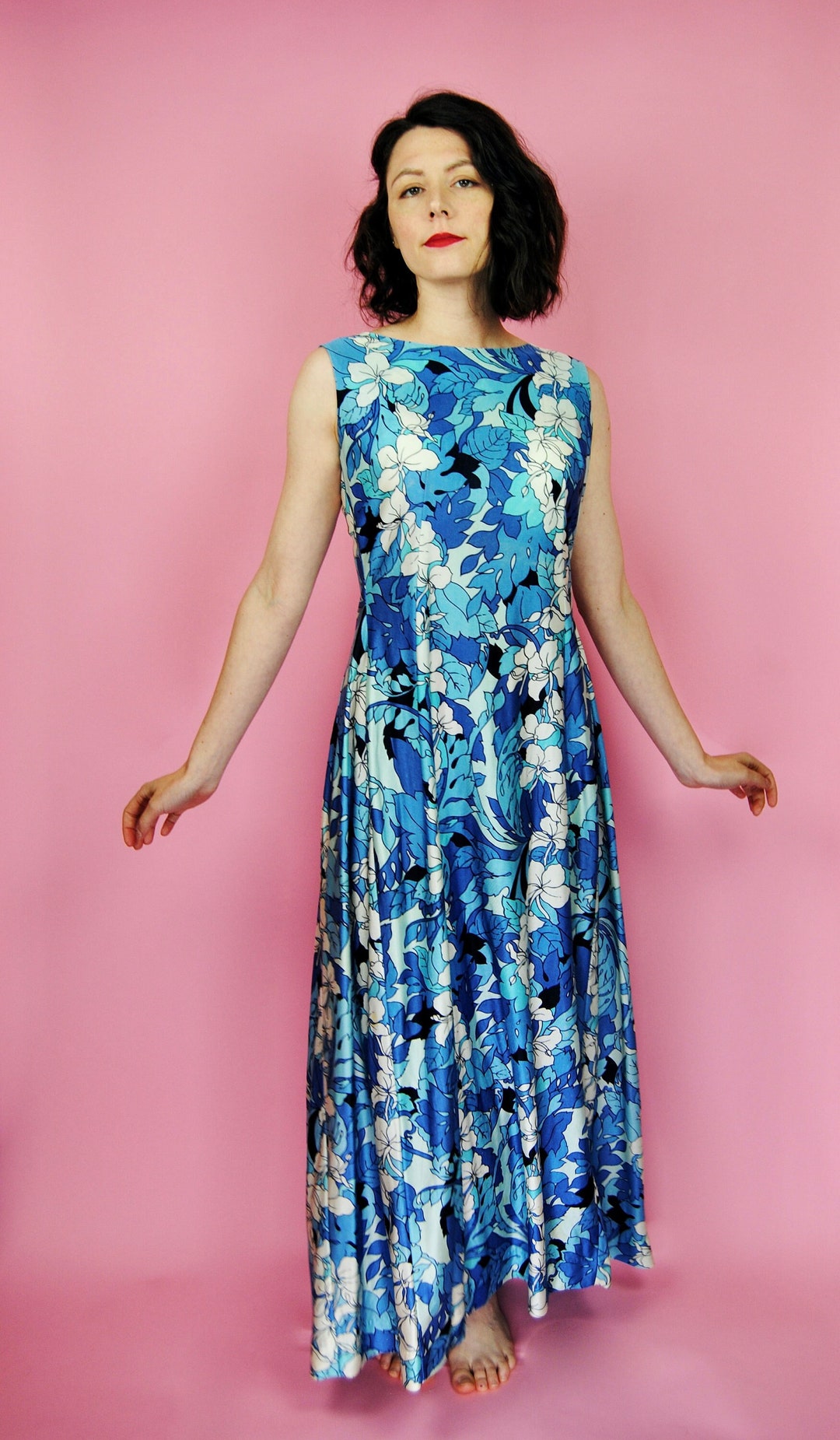 1960s 1970s Hookano Hawaii Shades of Blue Floral Dress With Watteau ...