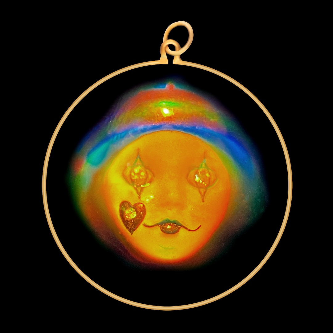 9ct Gold Hologram Pendant - Mime Doll (large) - Etsy