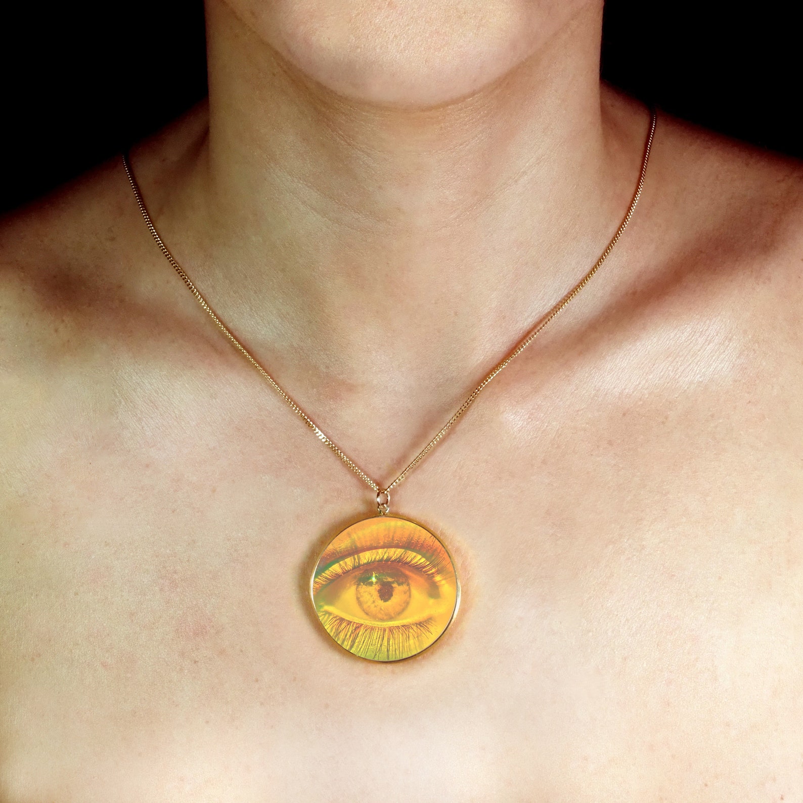 9ct Gold Hologram Pendant - Eye (large) - Etsy