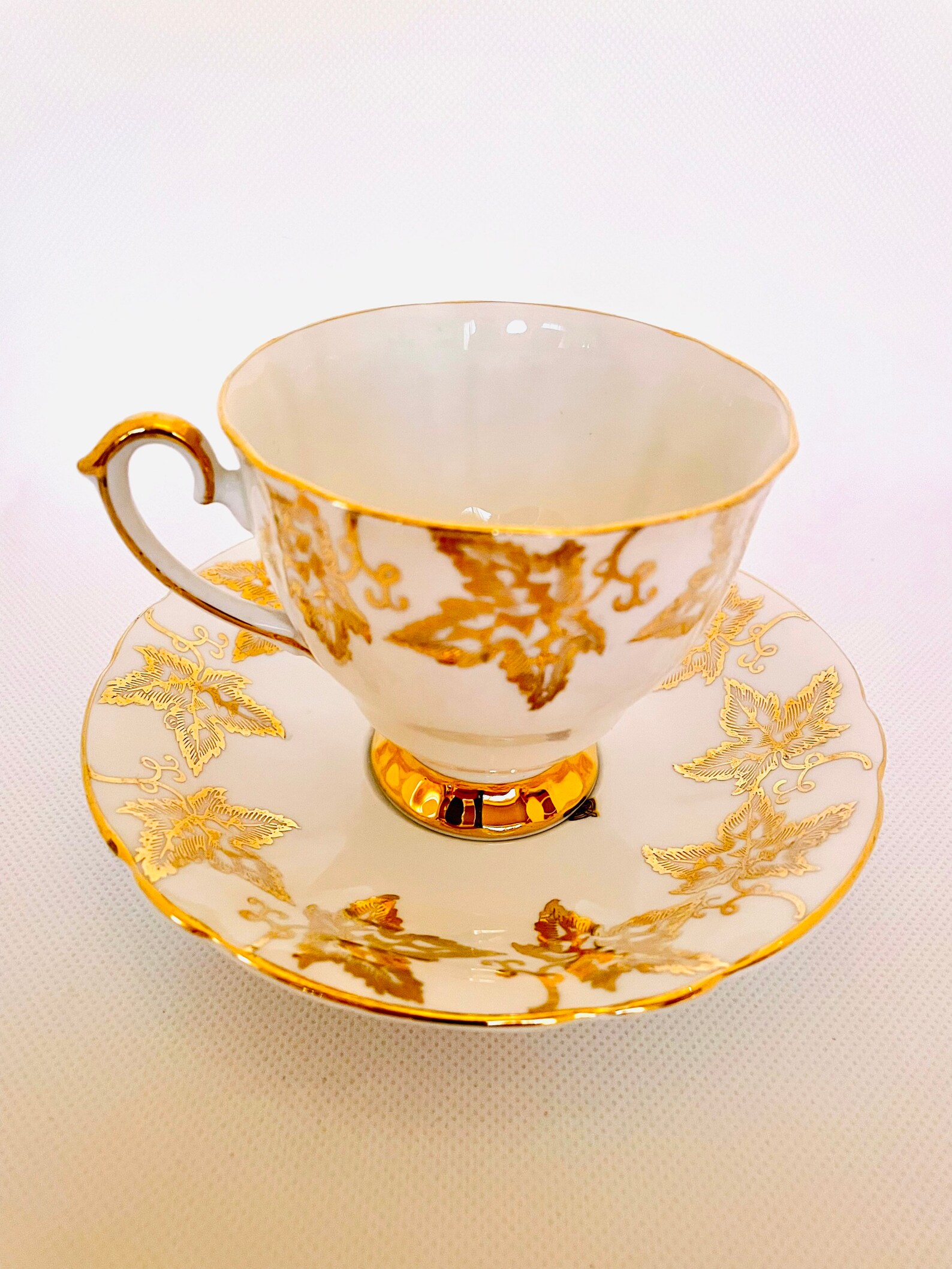 1960 Royal Windsor Canada Tea Cup & Saucer - Etsy