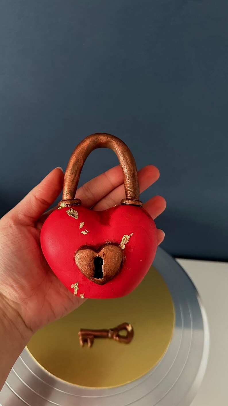Handmade Fondant Heart Lock & Key Cake Topper – Anniversary, Valentine ...