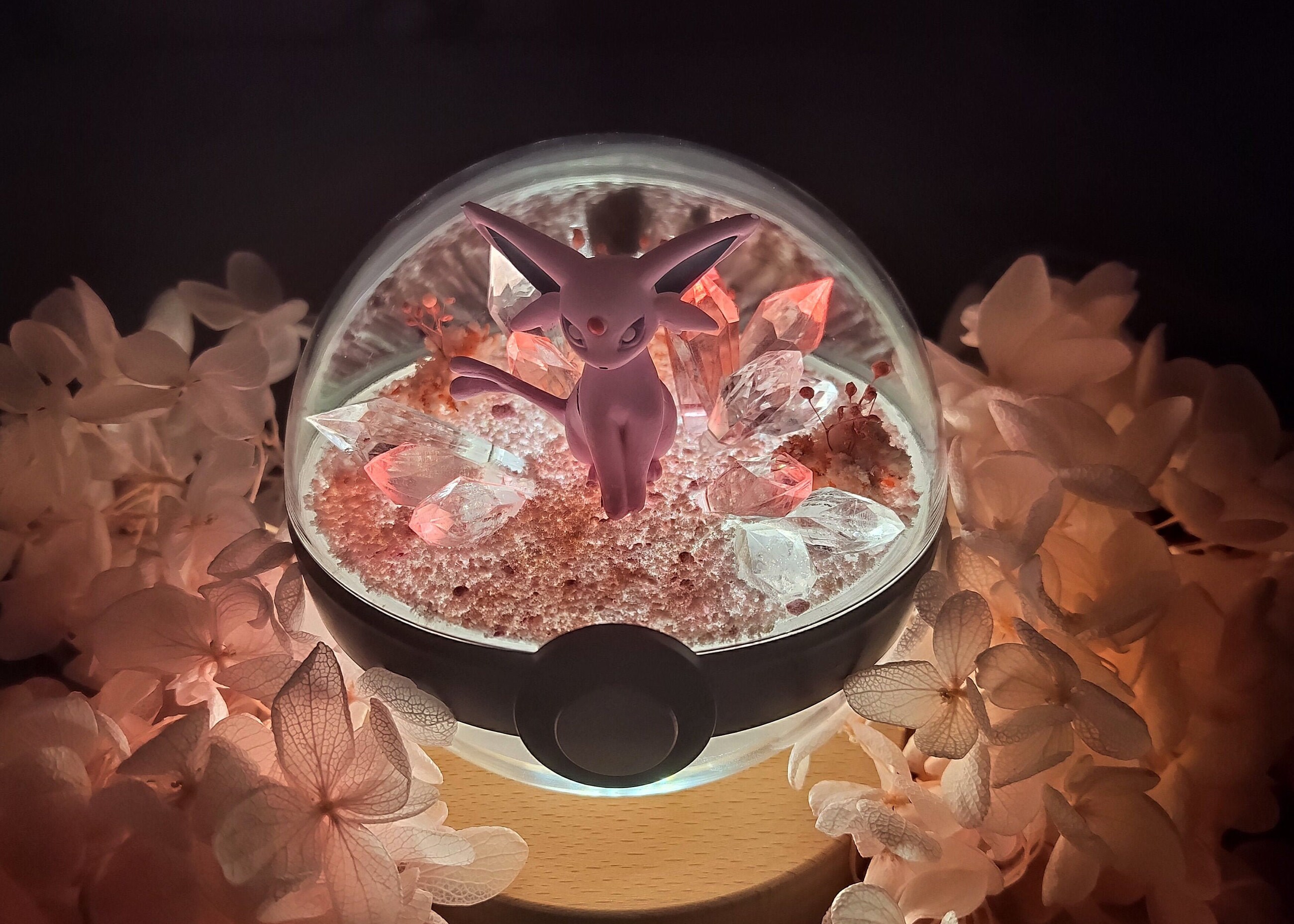 Espeon Pokeball Terrarium With USB LED Light Stand Birthday Anniversary ...