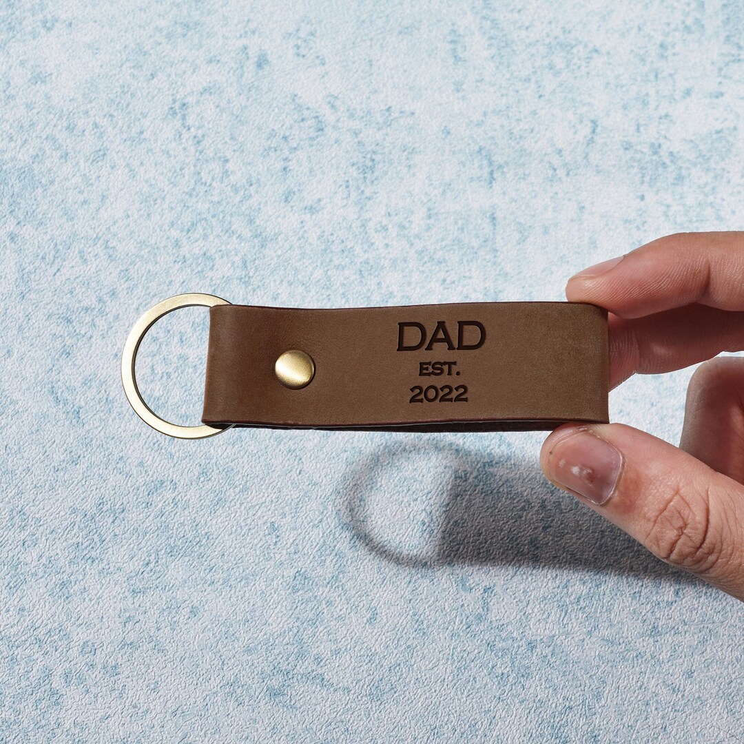 Dad Keychain, Daddy to Be Gift, Dad Gift From Bump, Daddy Est 2025, New ...