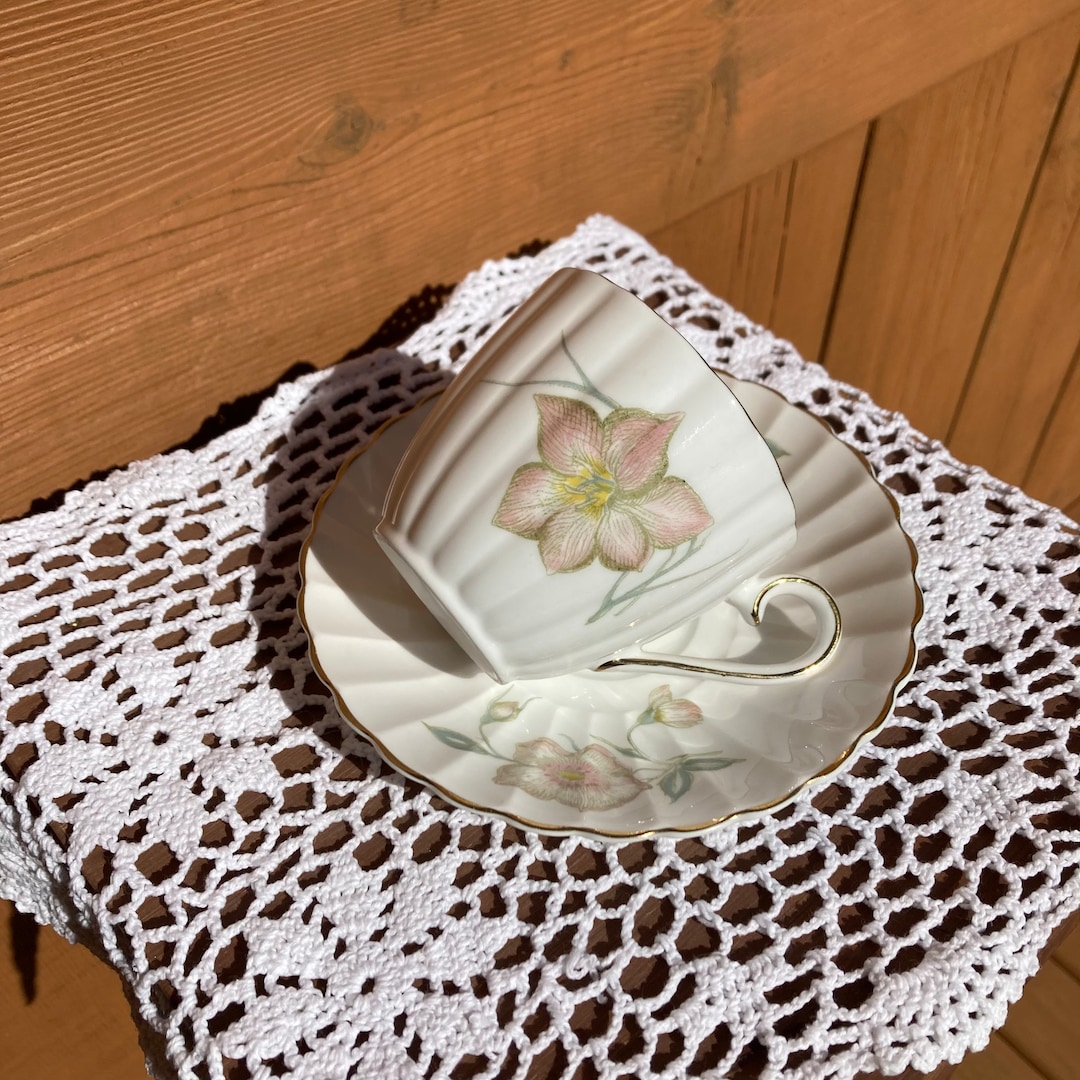 Vintage 1950s Susie Cooper "day Lily" Bone China Teacup and Saucer Set ...