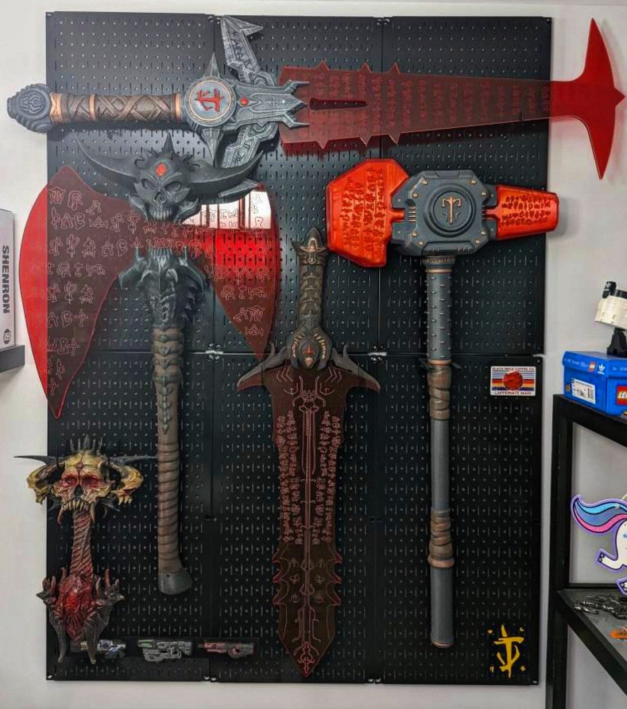 DOOM Eternal Marauder the Argent Axe - Etsy