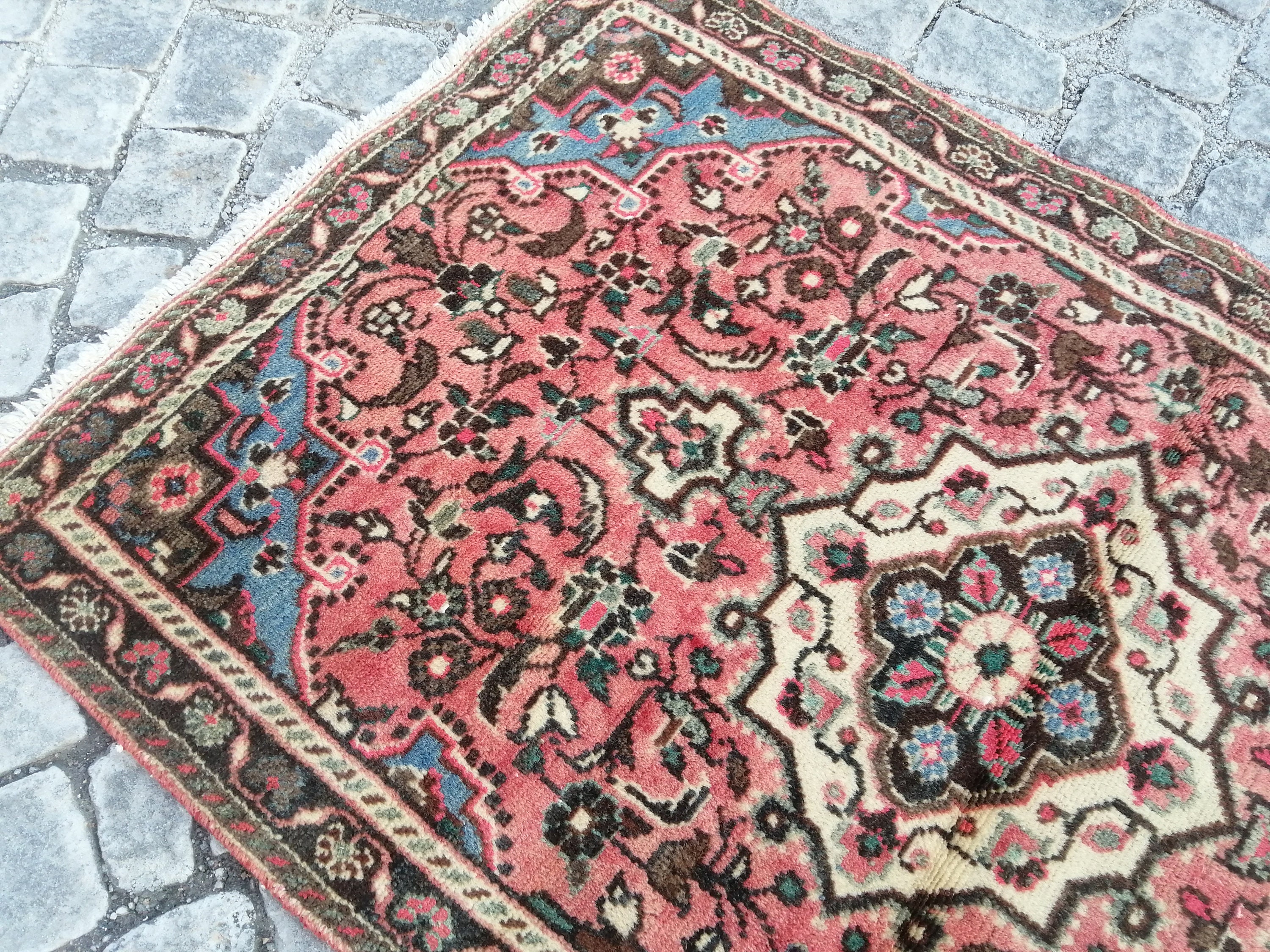 Unique Persian Rug, Persian Aesthetic Rug, Persian Pink Rug, Persian ...