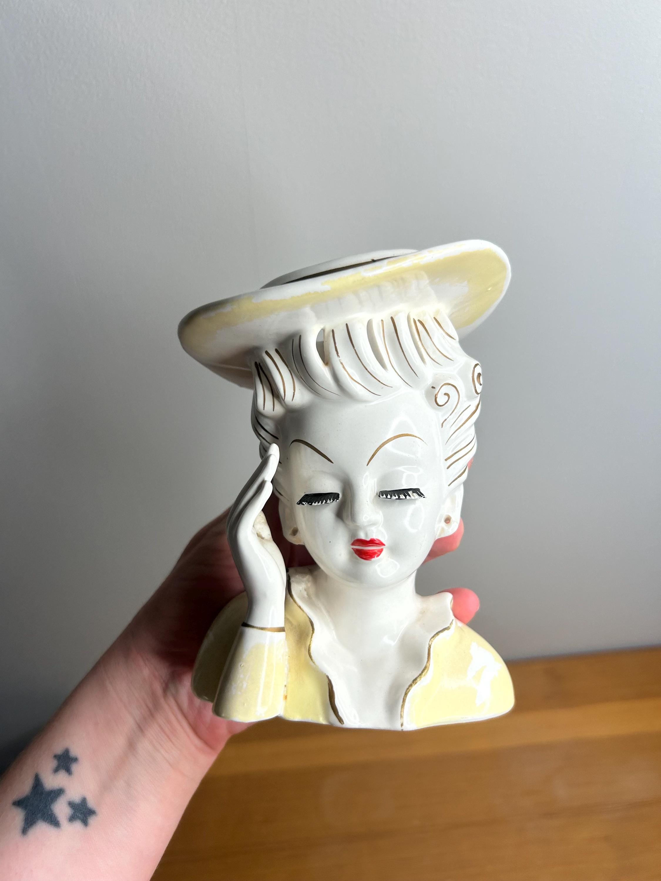 Vintage Lady Head Planternull