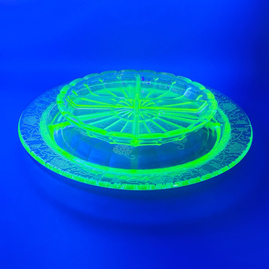 Vintage Uranium Depression Glass Plates They GLOW Beautiful 2 Uranium ...