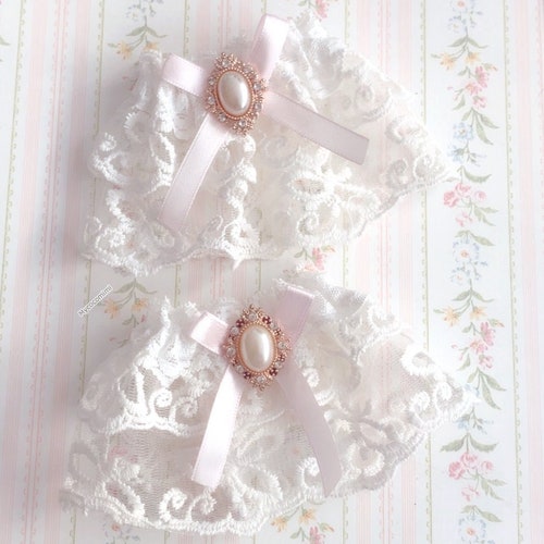 White Lace Cuffs Victorian Style Wrist Cuffs With Tulle - Etsy