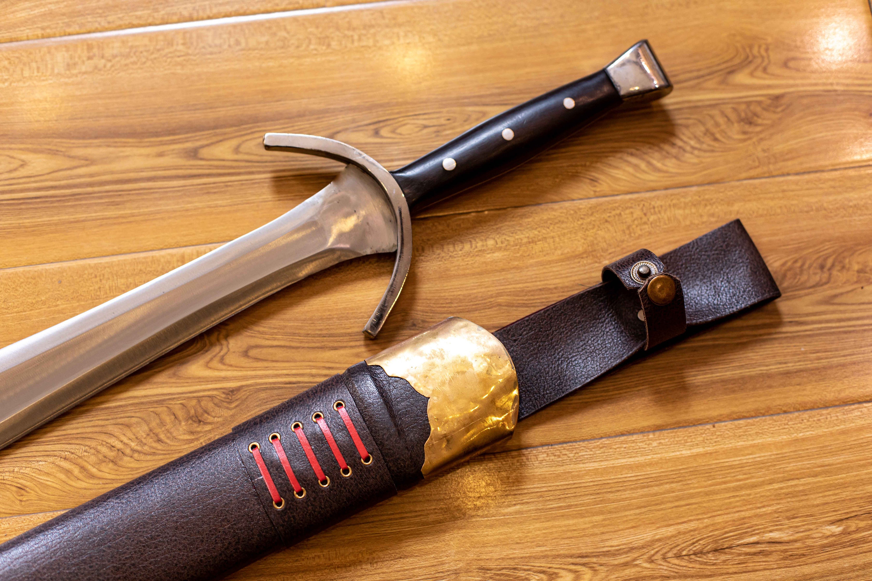 18-inch Khukuri Sword: Full Tang Handle & Expertly Crafted by Skilled ...