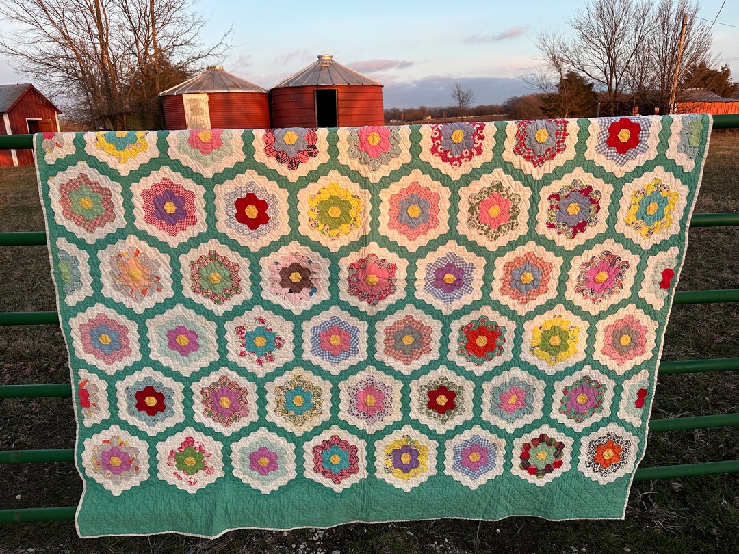 Antique, Vibtage, Patchwork Quilt, Farmhouse, Country Decor ...