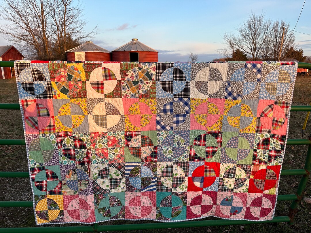 Vintage Handmade Patchwork Quilt, Country Farmhouse, Shabby Chic Decor ...