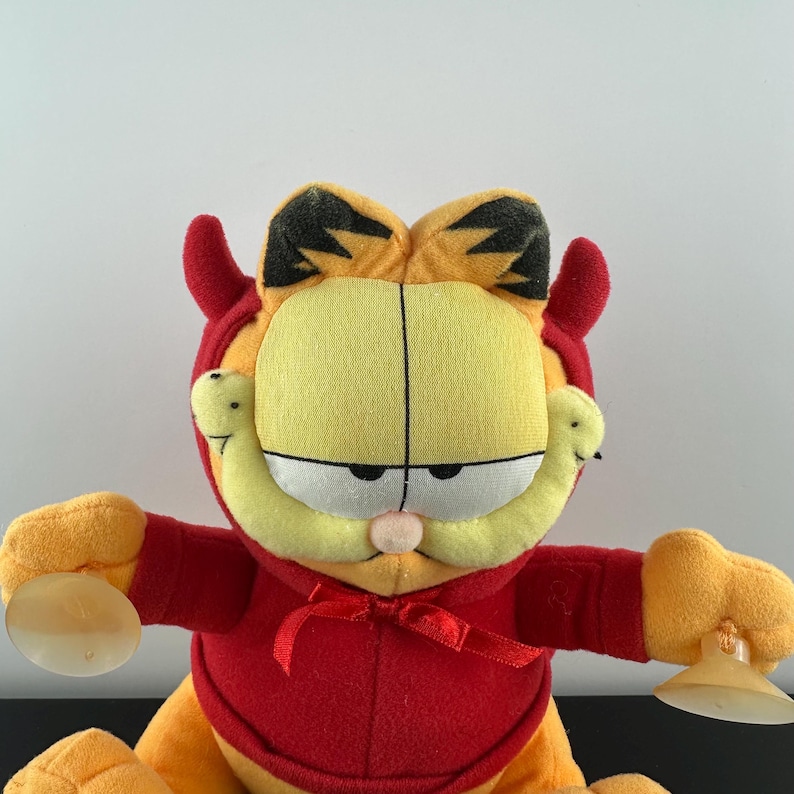 Vintage Garfield Halloween Plush Devil Costume Car Window Suction 7.5 ...