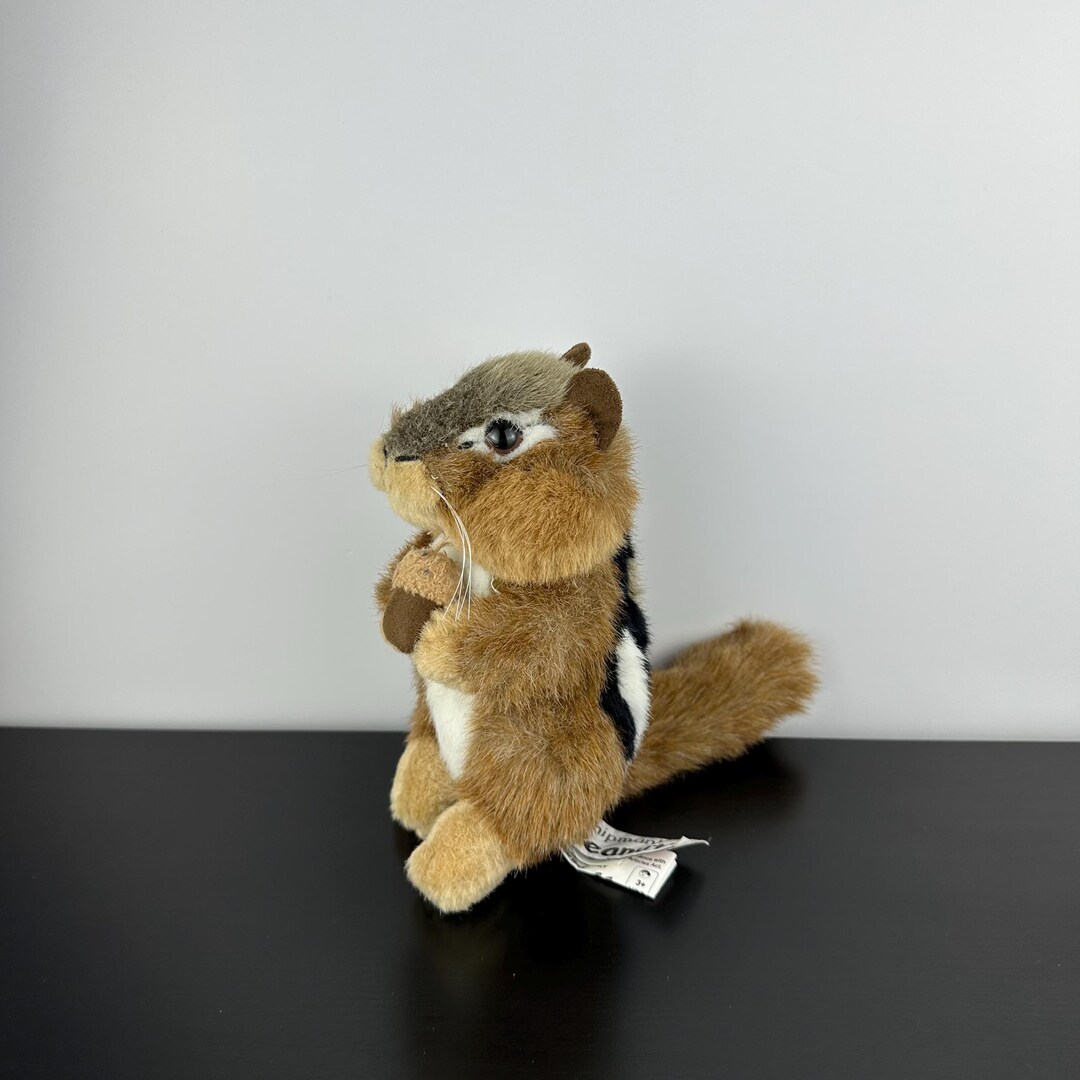 Stuffed Animal House Chipmunk Peanut Squirrel 7” Holding Acorn Northern ...