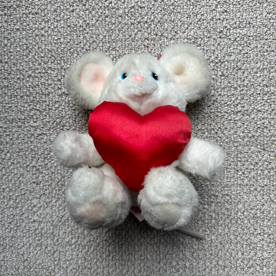 Vintage Russ Berrie Muffy White Mouse Red Heart Soft Plush Toy 7" 7412 ...